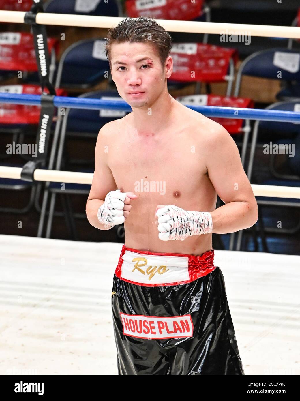 Tokyo, Japan. 24th Aug, 2020. Ryo Matsumoto Boxing : 8R featherweight ...