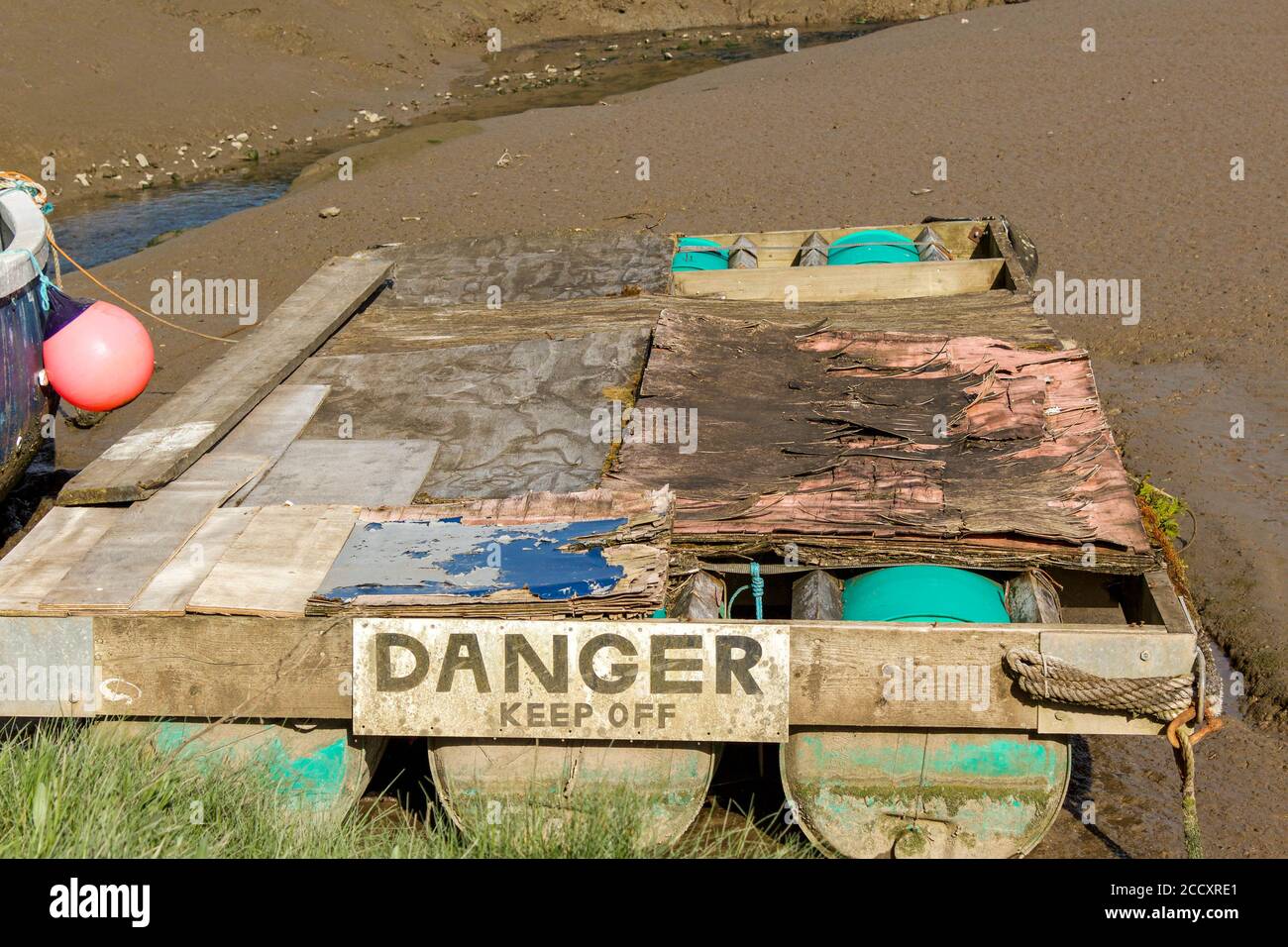 Homemade raft hi-res stock photography and images - Alamy