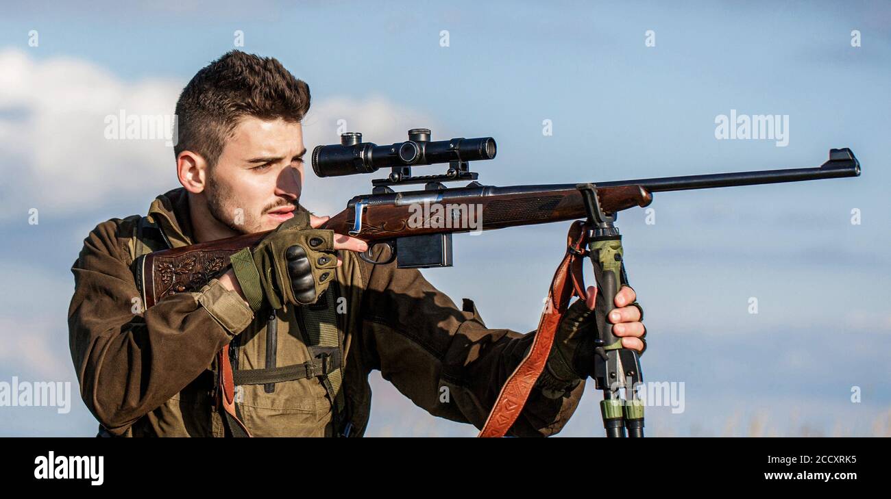 Aim aiming army hi-res stock photography and images - Alamy