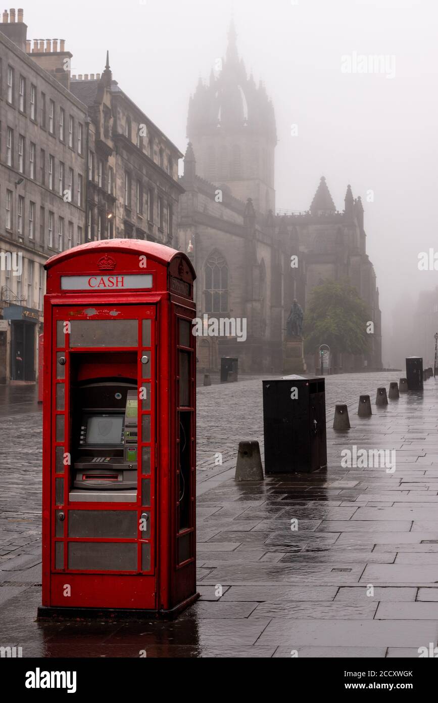 edinburgh old town on foggy morning, Edinburgh, Scotland Stock Photo ...