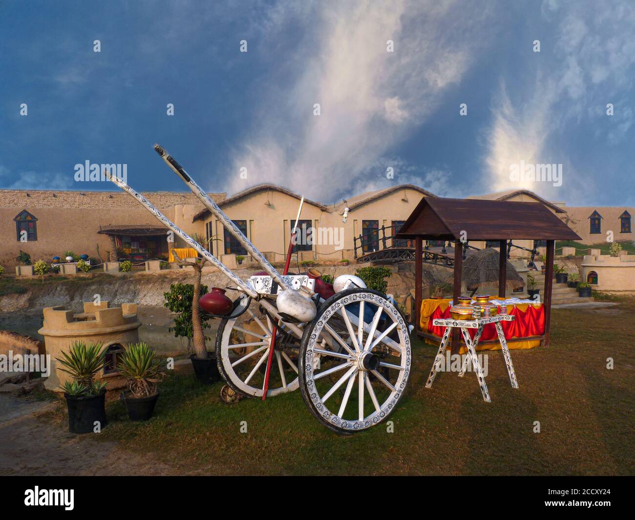 old historical buildings in Pakistan Stock Photo - Alamy