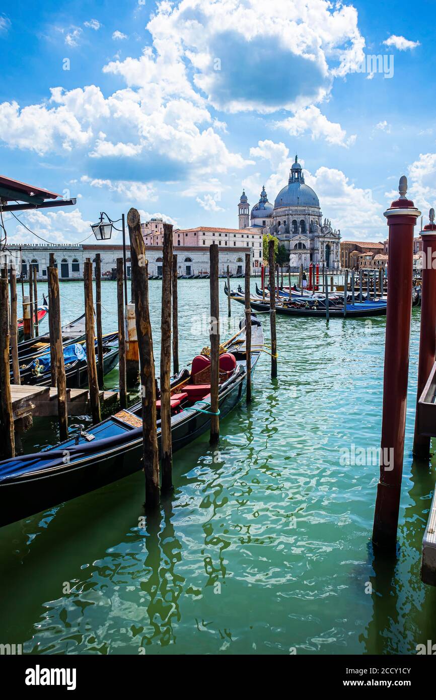 Gondola parking santa maria hi-res stock photography and images - Alamy