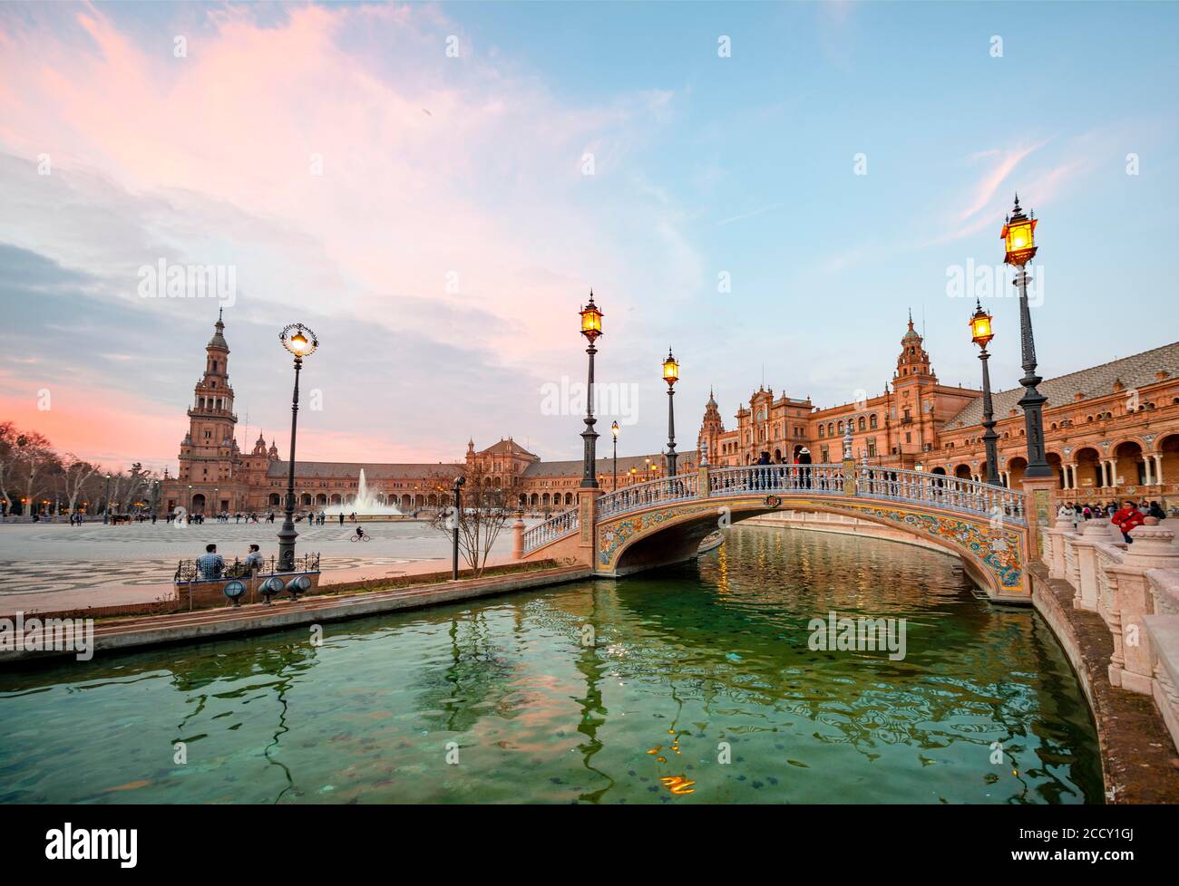 Bridge over canal plaza de espana hi-res stock photography and images ...
