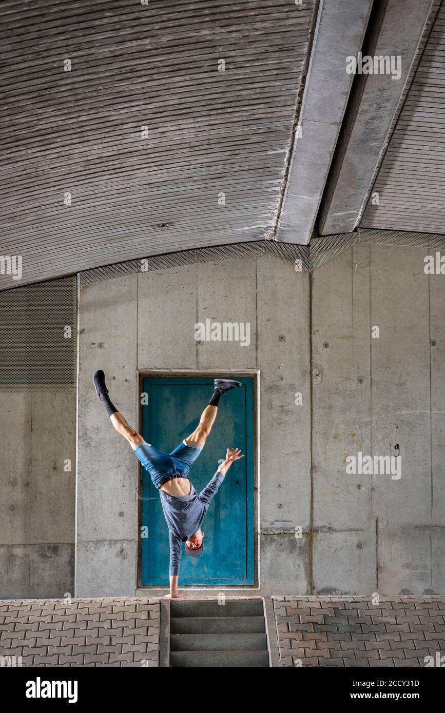 Bridge handstand hi-res stock photography and images - Alamy