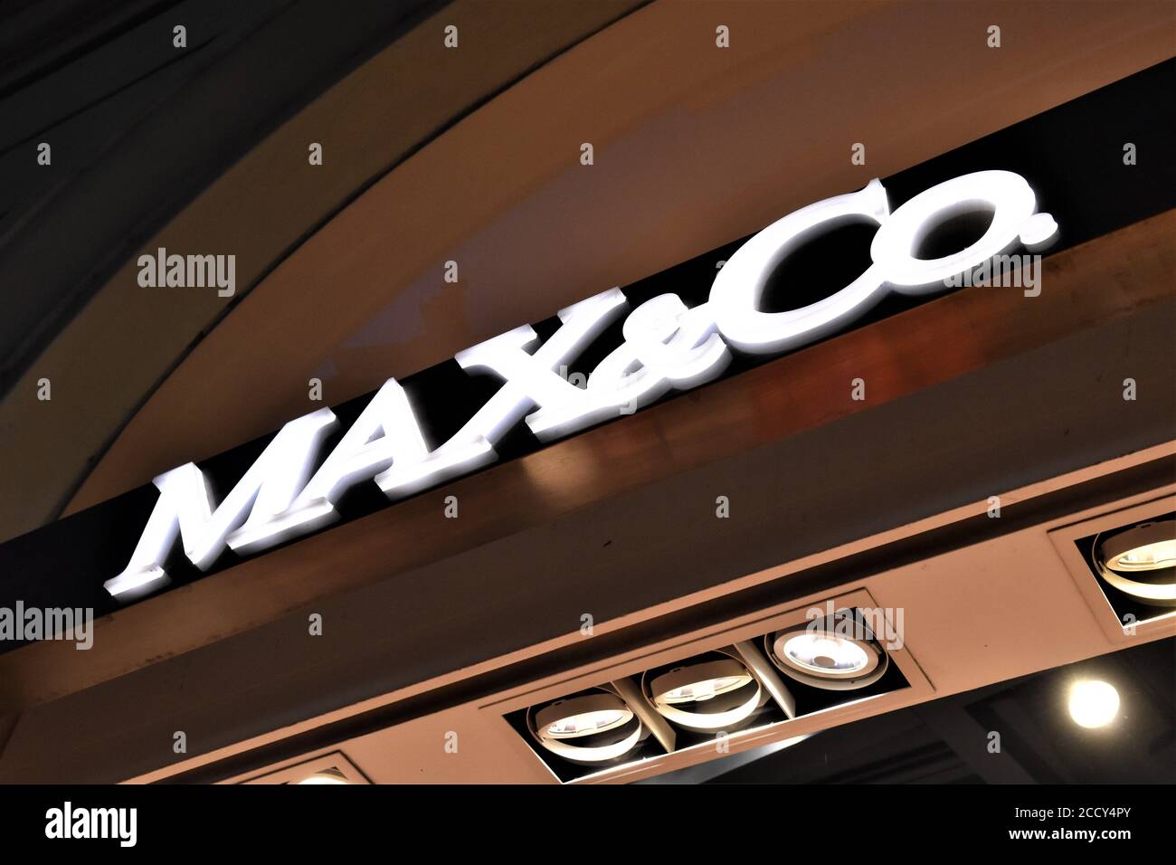 THE LOGO OF THE MAX&CO FASHION BOUTIQUE Stock Photo - Alamy