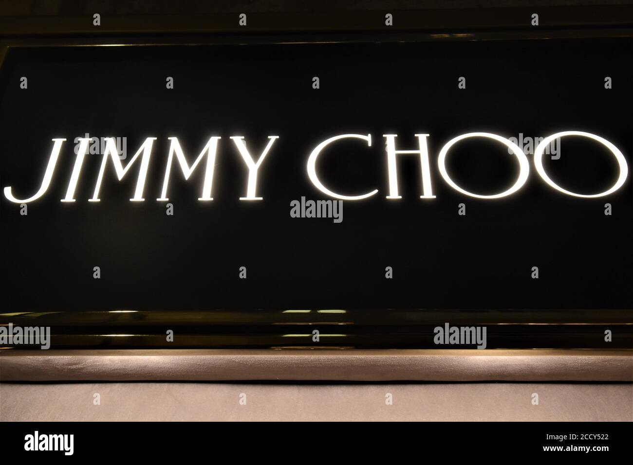 Jimmy choo logo hi-res stock photography and images - Alamy