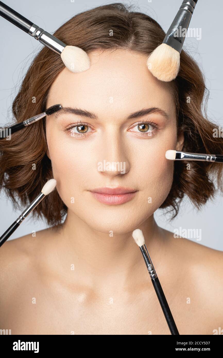 Female getting her makeup done at a beauty salon Stock Photo - Alamy