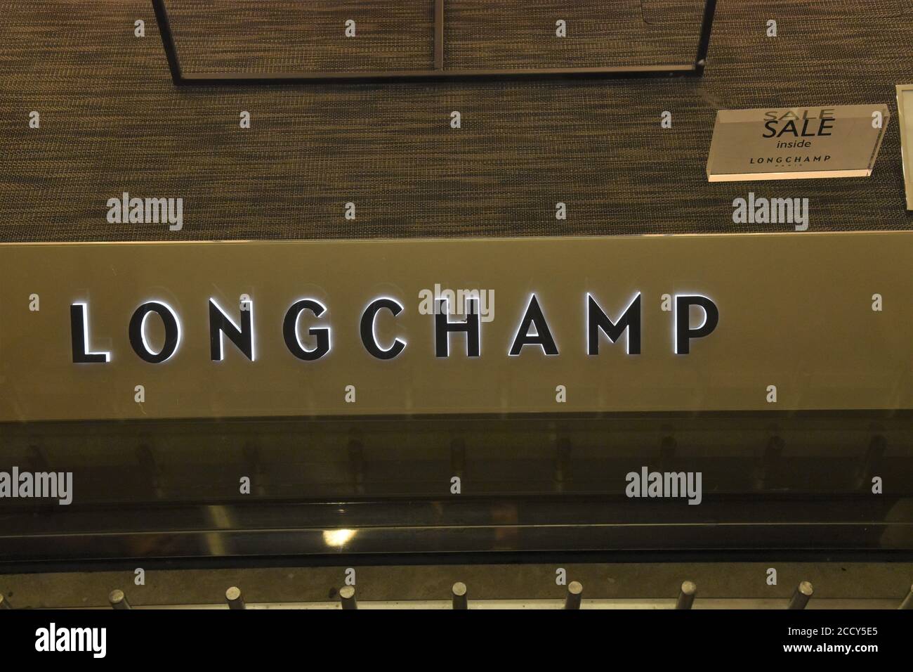 Longchamp logo hi-res stock photography and images - Alamy