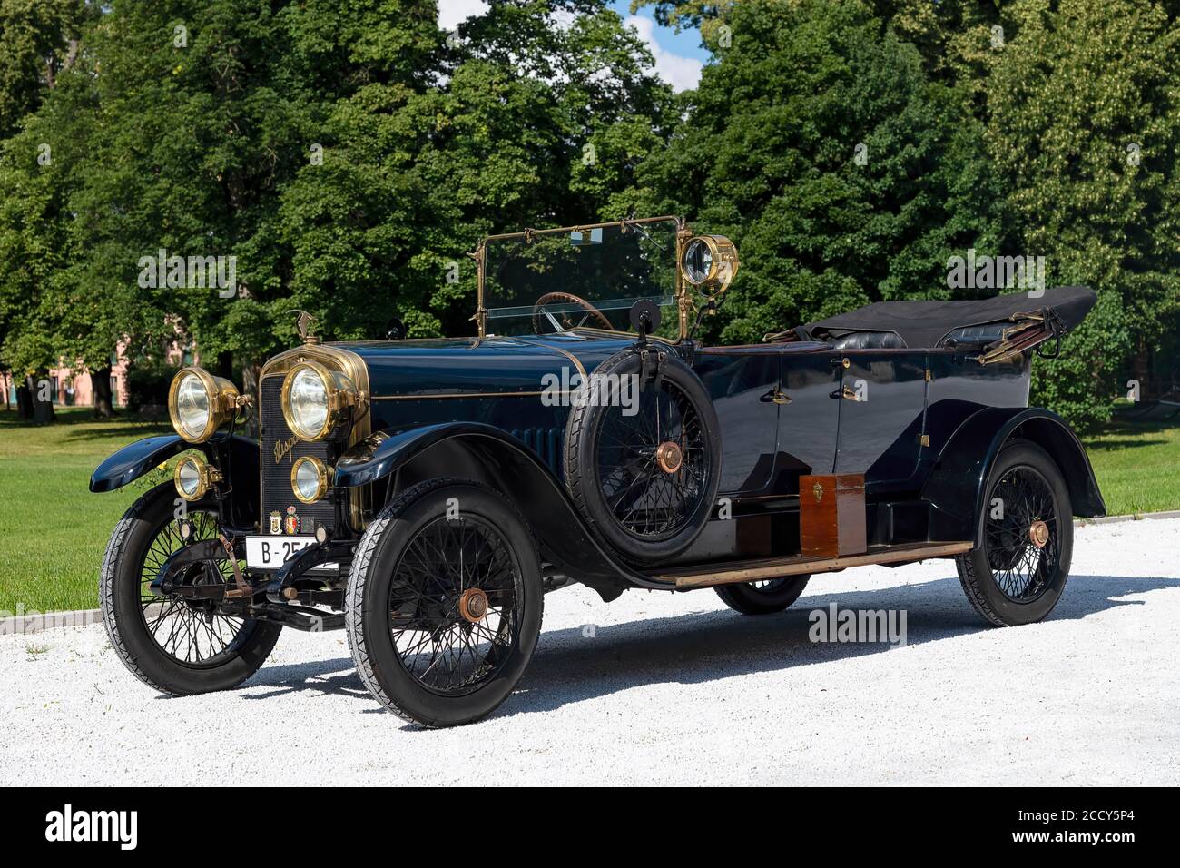 1917 cars hi-res stock photography and images - Alamy