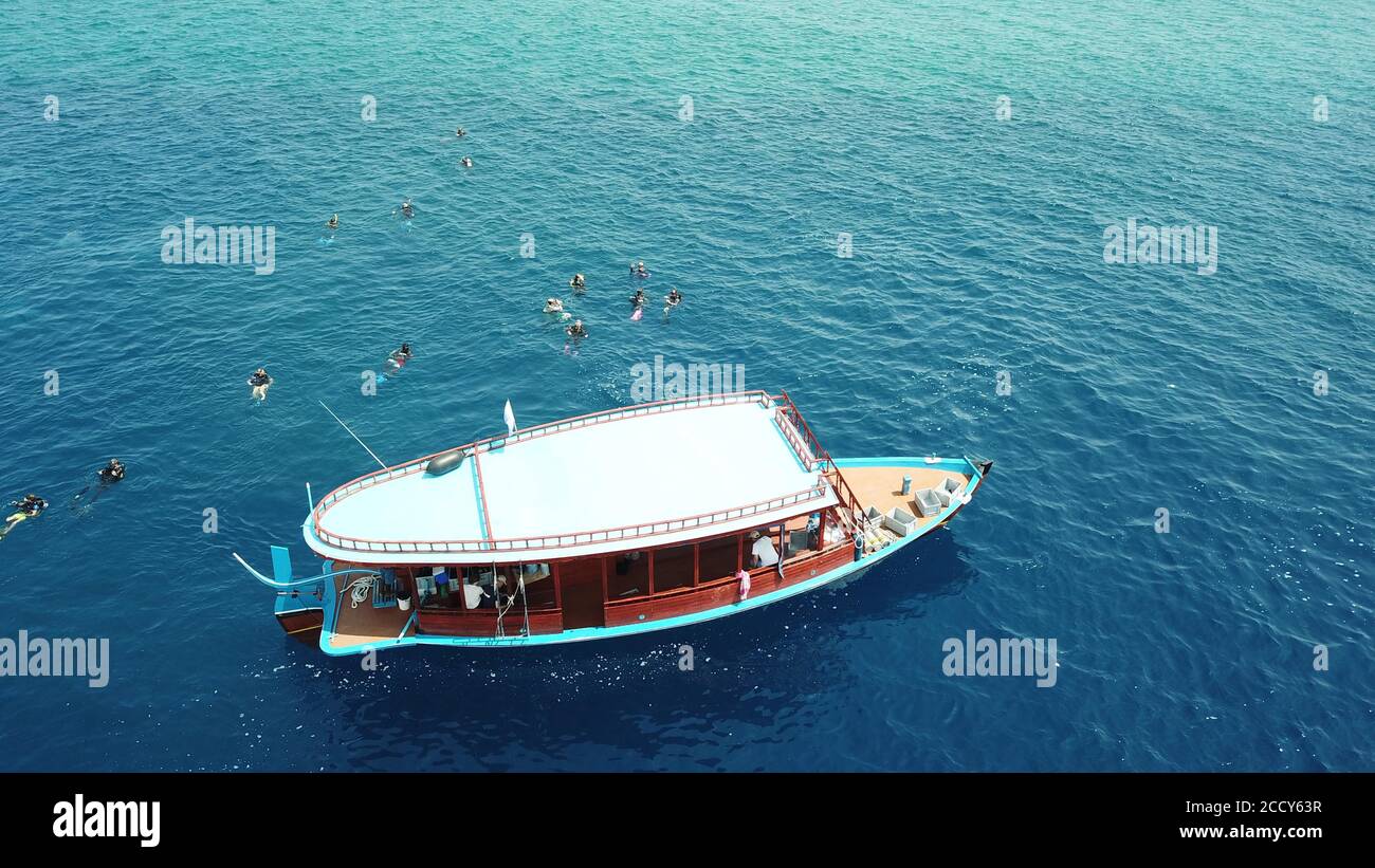 Maldives dhoni boat on island hi-res stock photography and images - Alamy