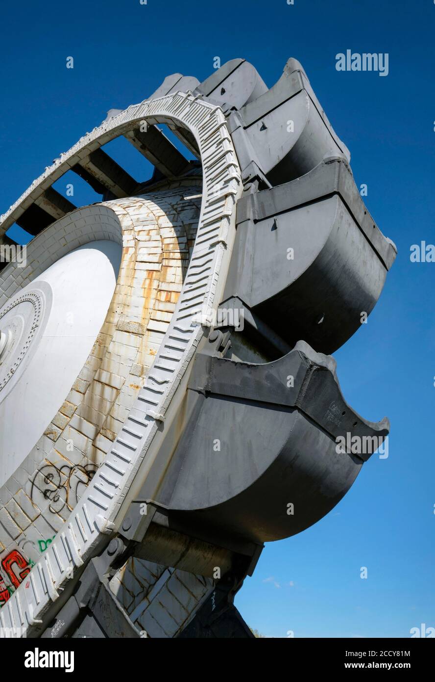 Mining wheel sculpture hi-res stock photography and images - Alamy