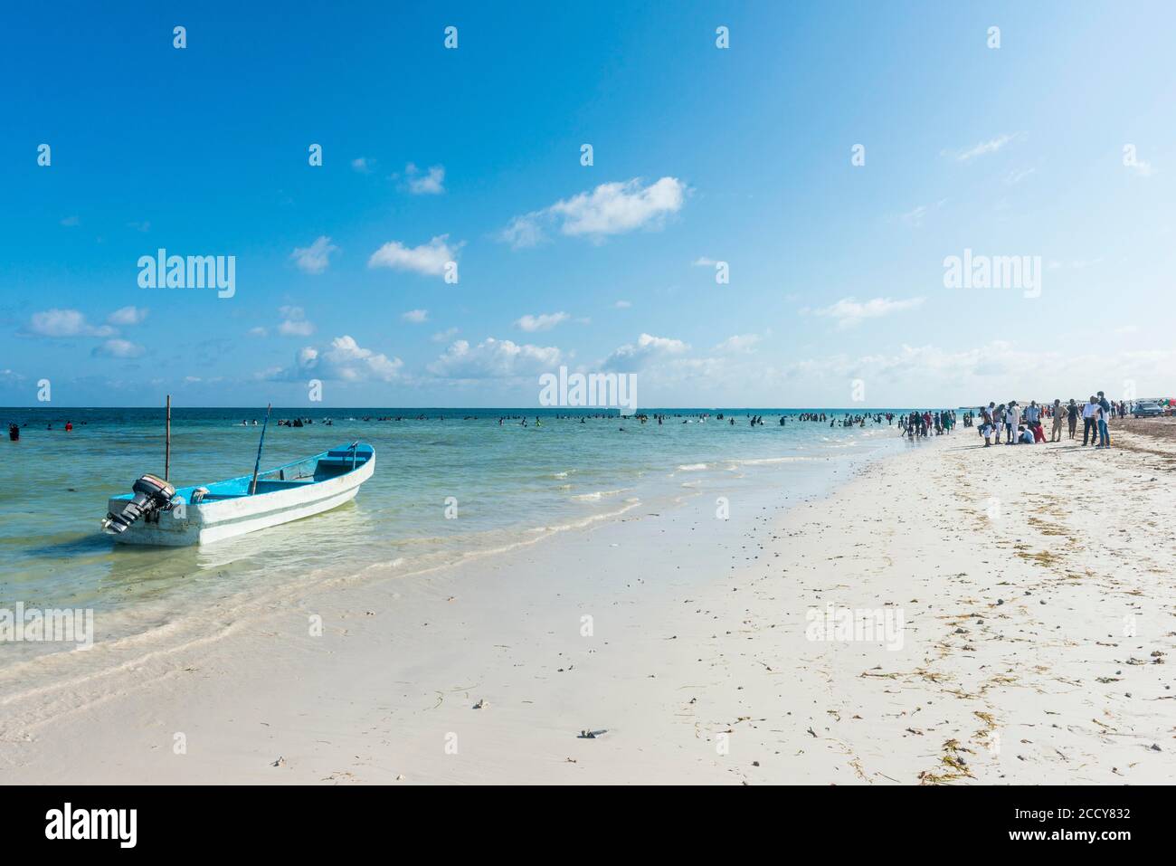 Little boat on Jazeera beach, Somalia Stock Photo - Alamy