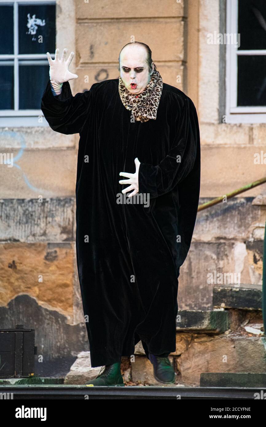 Fester addams hi-res stock photography and images - Alamy
