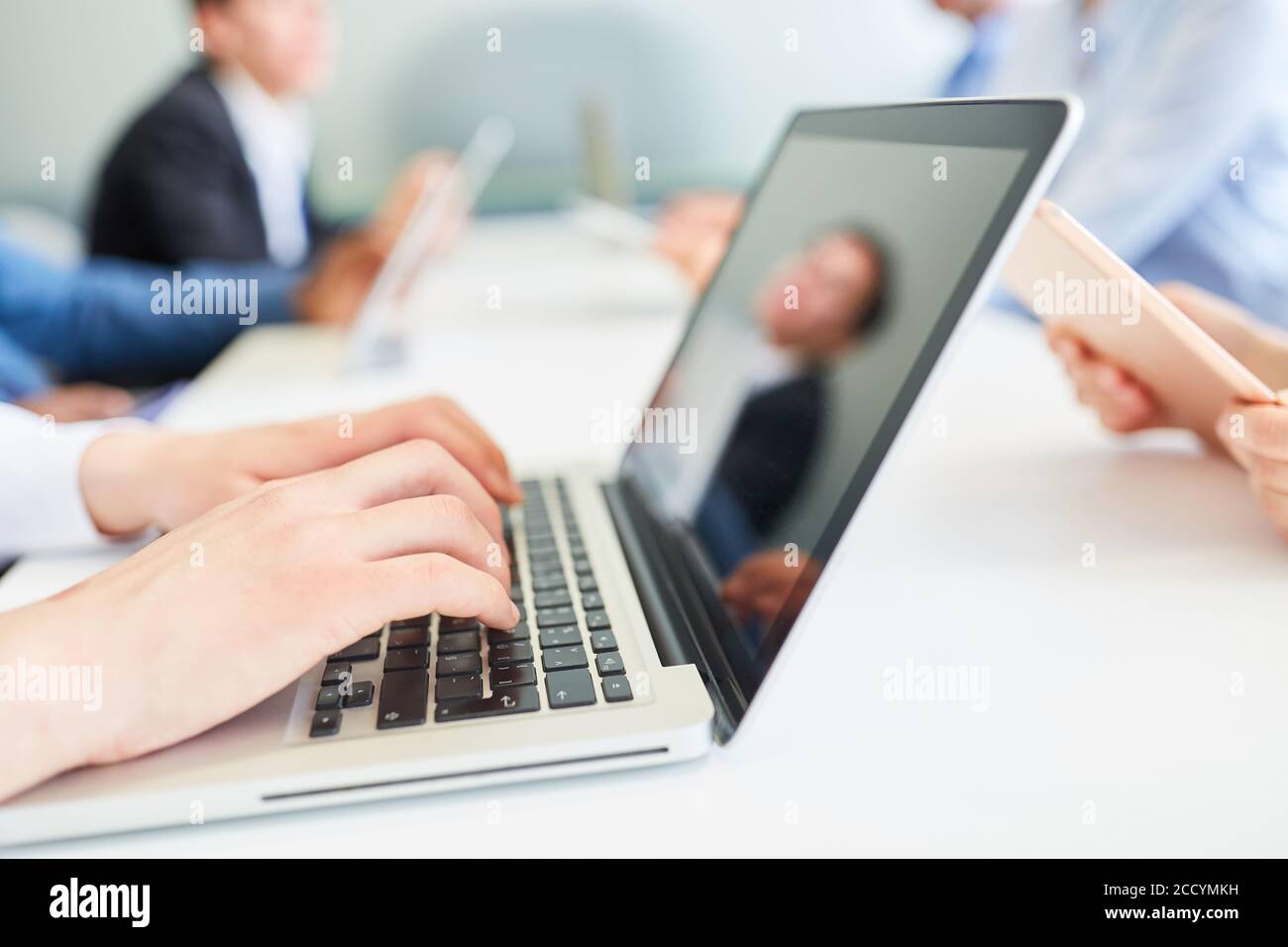 Hand class hi-res stock photography and images - Alamy