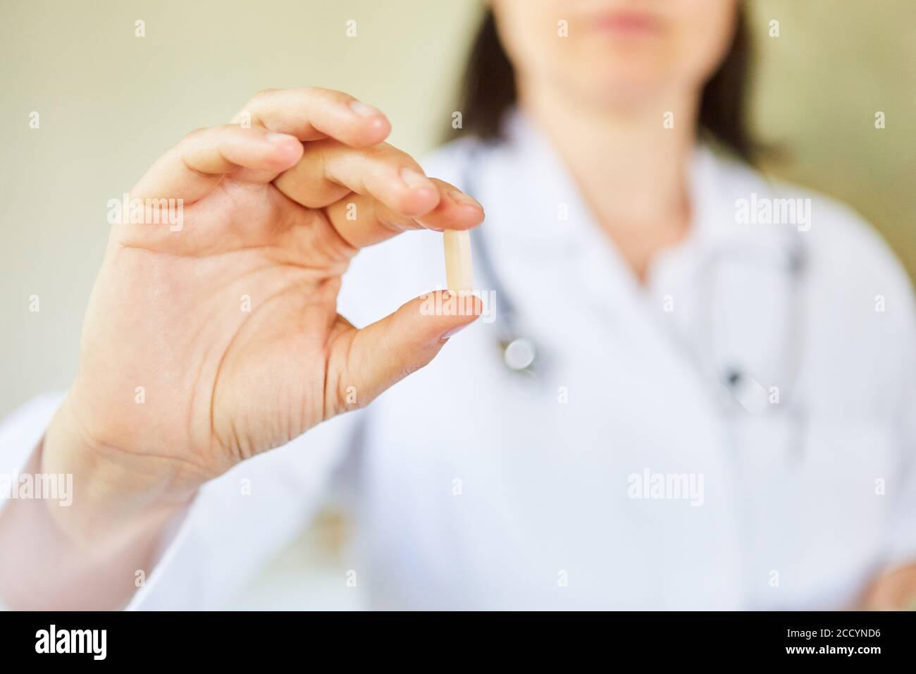 Medicines in hand hi-res stock photography and images - Alamy