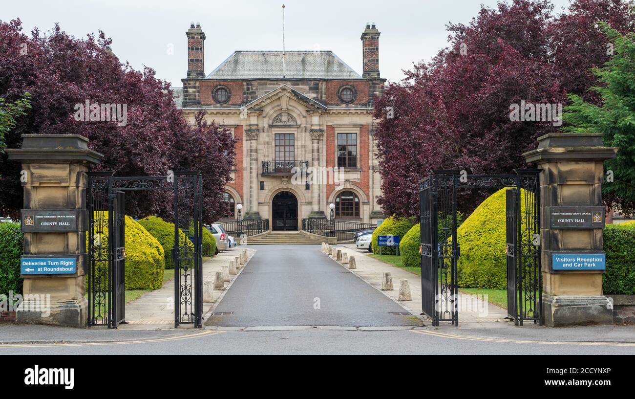County hall northallerton hi-res stock photography and images - Alamy