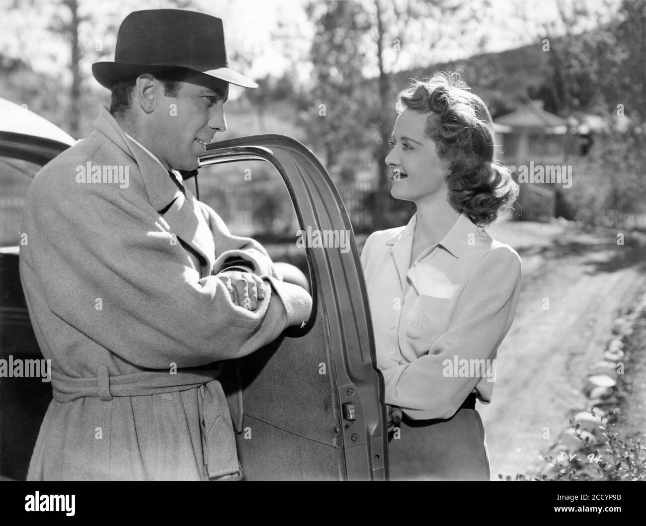 HUMPHREY BOGART and BETTE DAVIS in DARK VICTORY 1939 director EDMUND ...