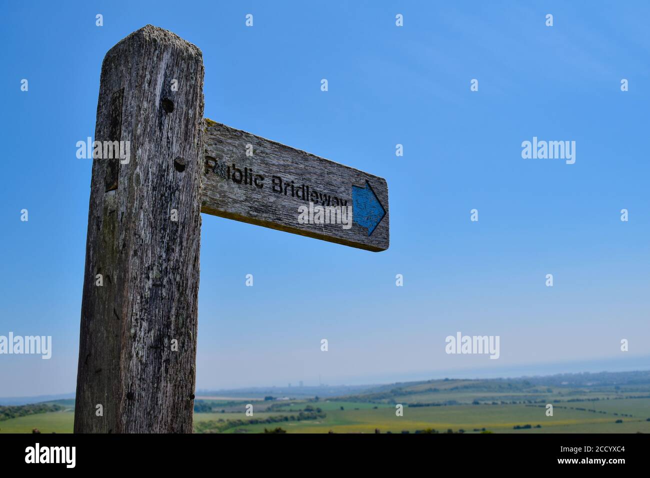 Walking sign countryside hi-res stock photography and images - Alamy