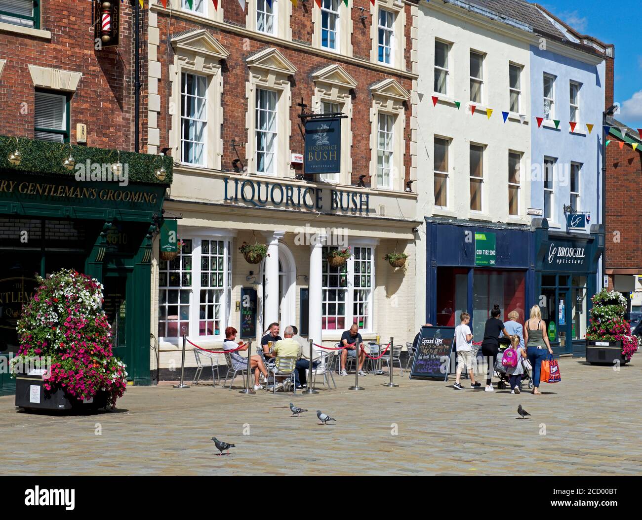 Pub market place hi-res stock photography and images - Alamy