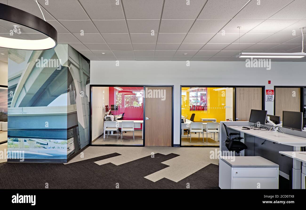 International modern interior offices hi-res stock photography and ...