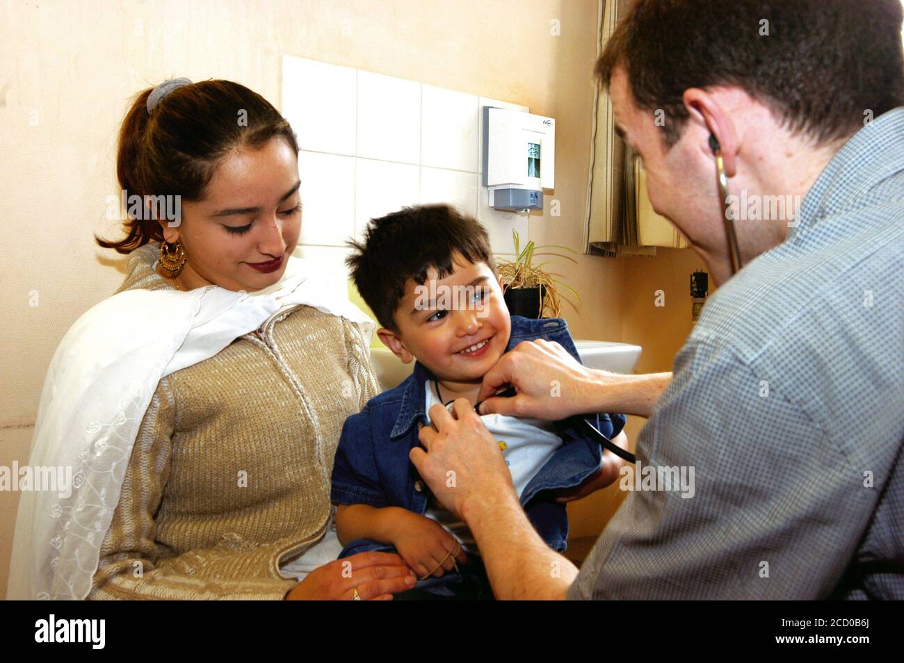 Nhs uk boy hi-res stock photography and images - Alamy