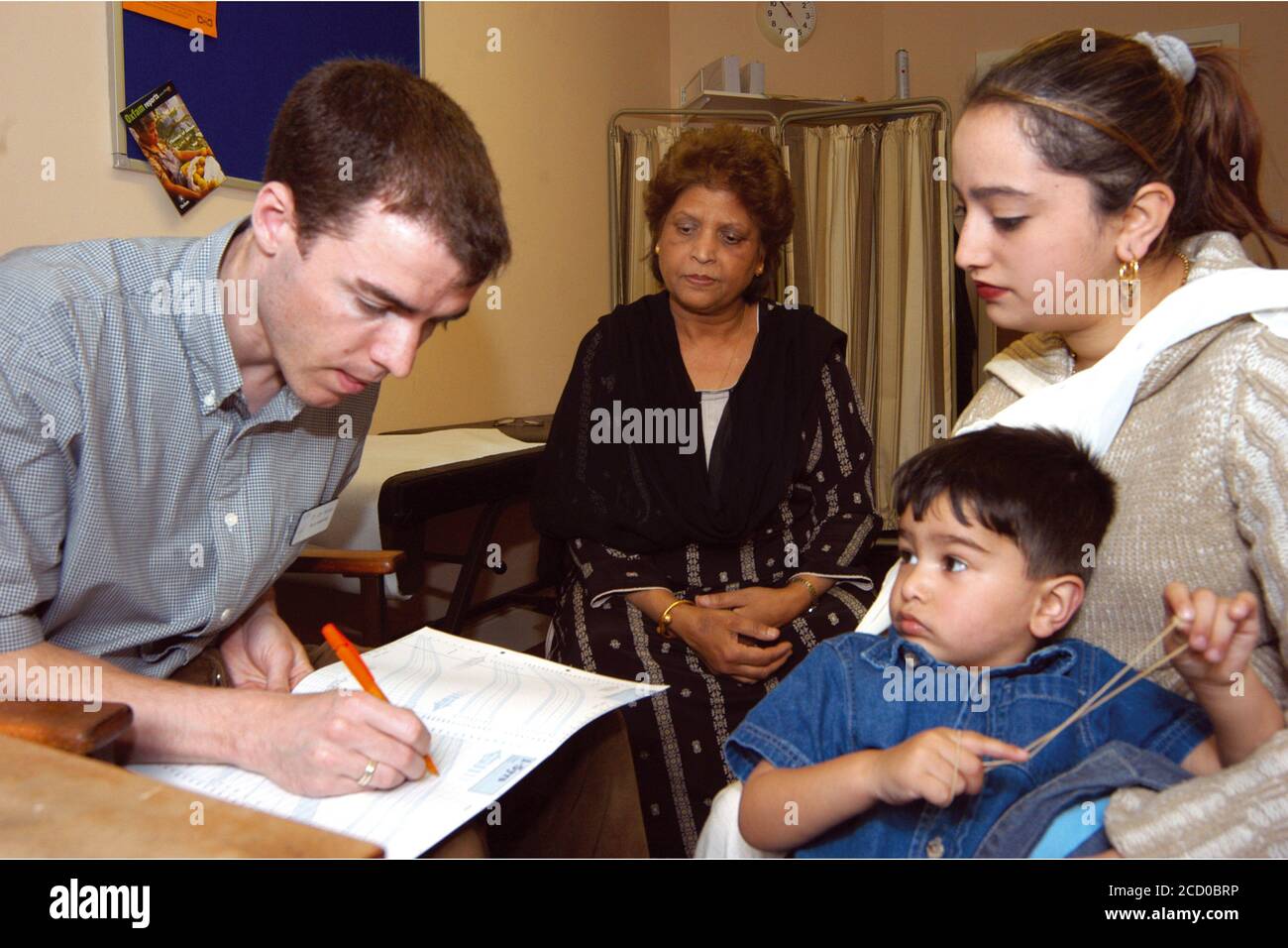 Nhs uk boy hi-res stock photography and images - Alamy