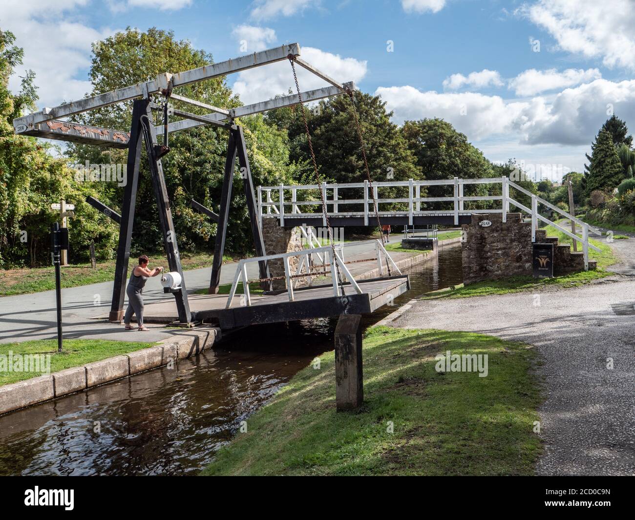 Fron footbridge hi-res stock photography and images - Alamy