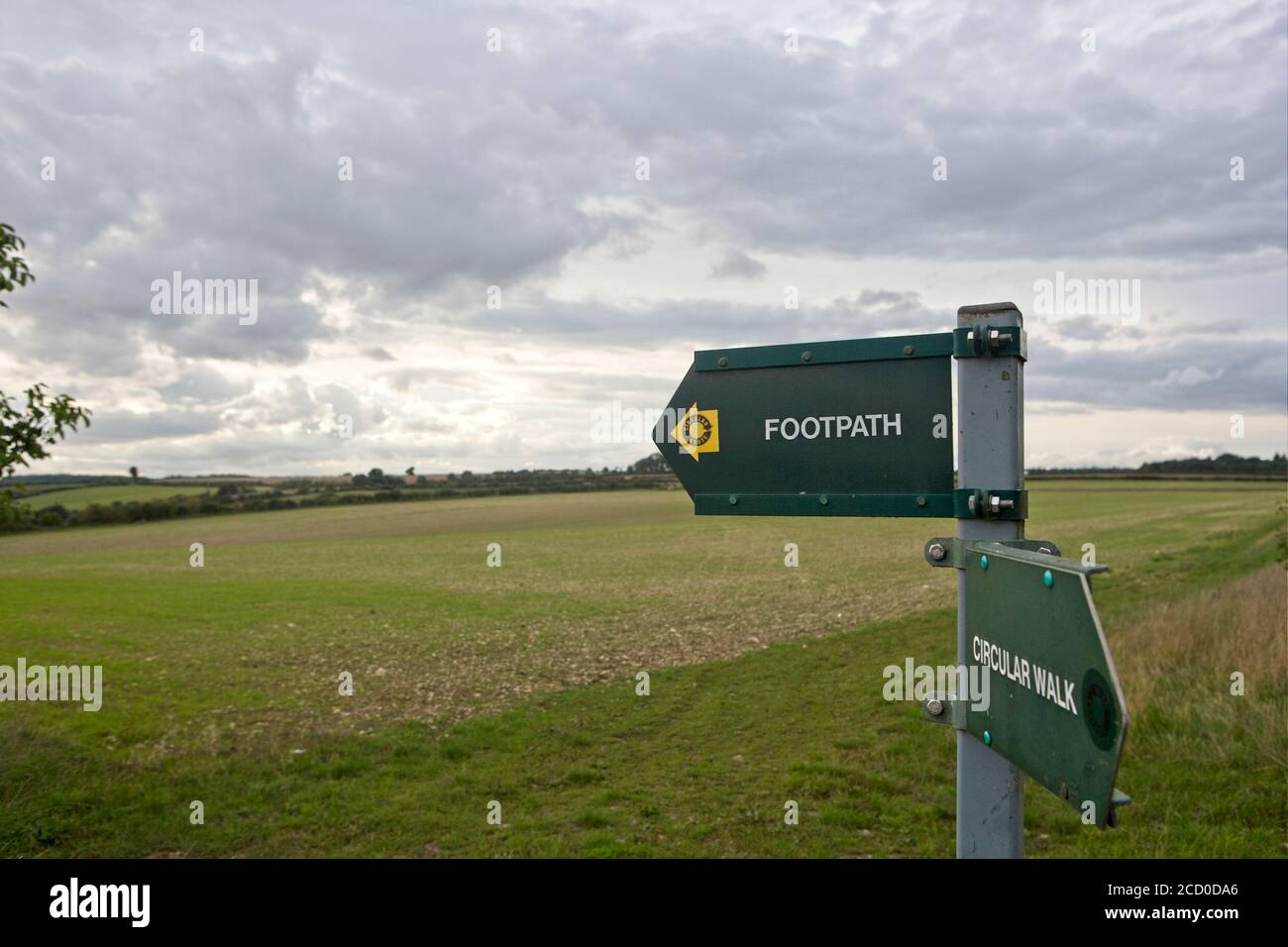 Circular footpath signs hi-res stock photography and images - Alamy
