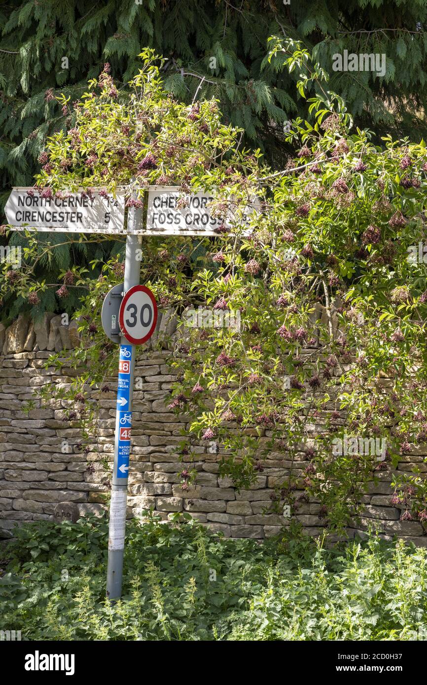Road signs to villages hi-res stock photography and images - Alamy