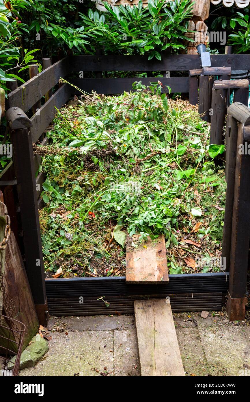 Garden compost heap uk hi-res stock photography and images - Alamy