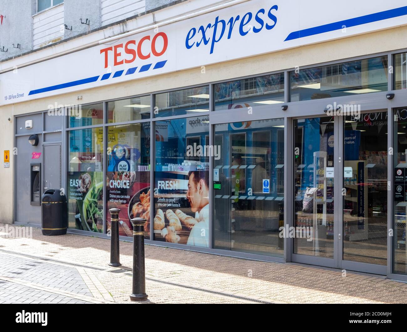 Tesco express hi-res stock photography and images - Alamy