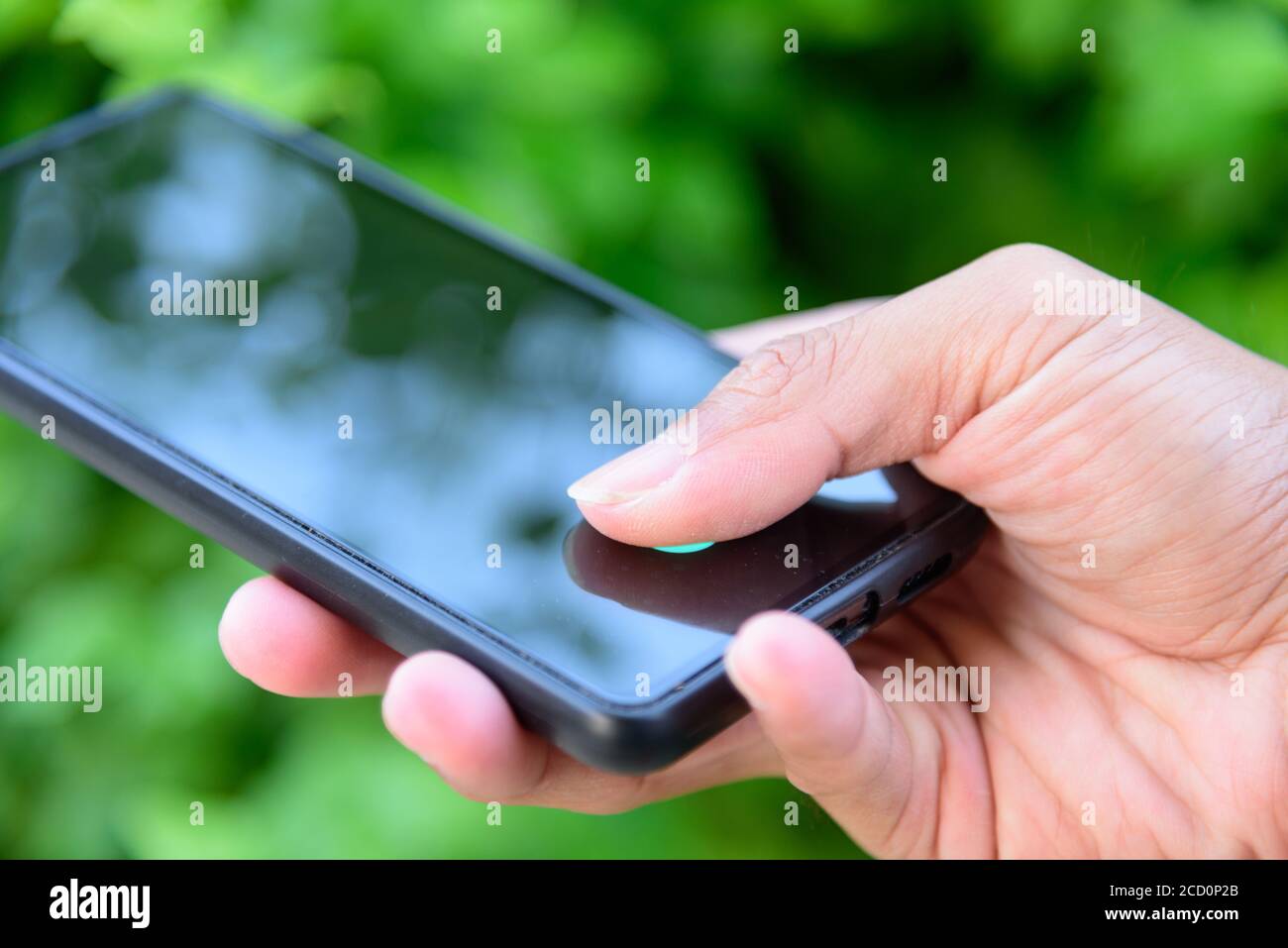 Fingerprint scanner on mobile screen / direct Fingerprint scanner on ...