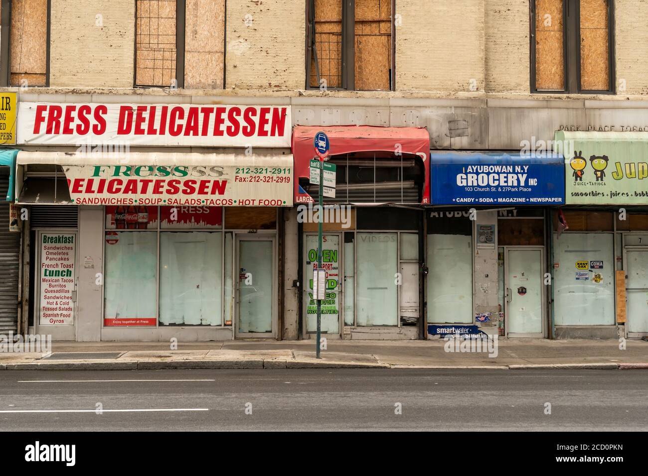 Closed storefronts and usa hi-res stock photography and images - Alamy