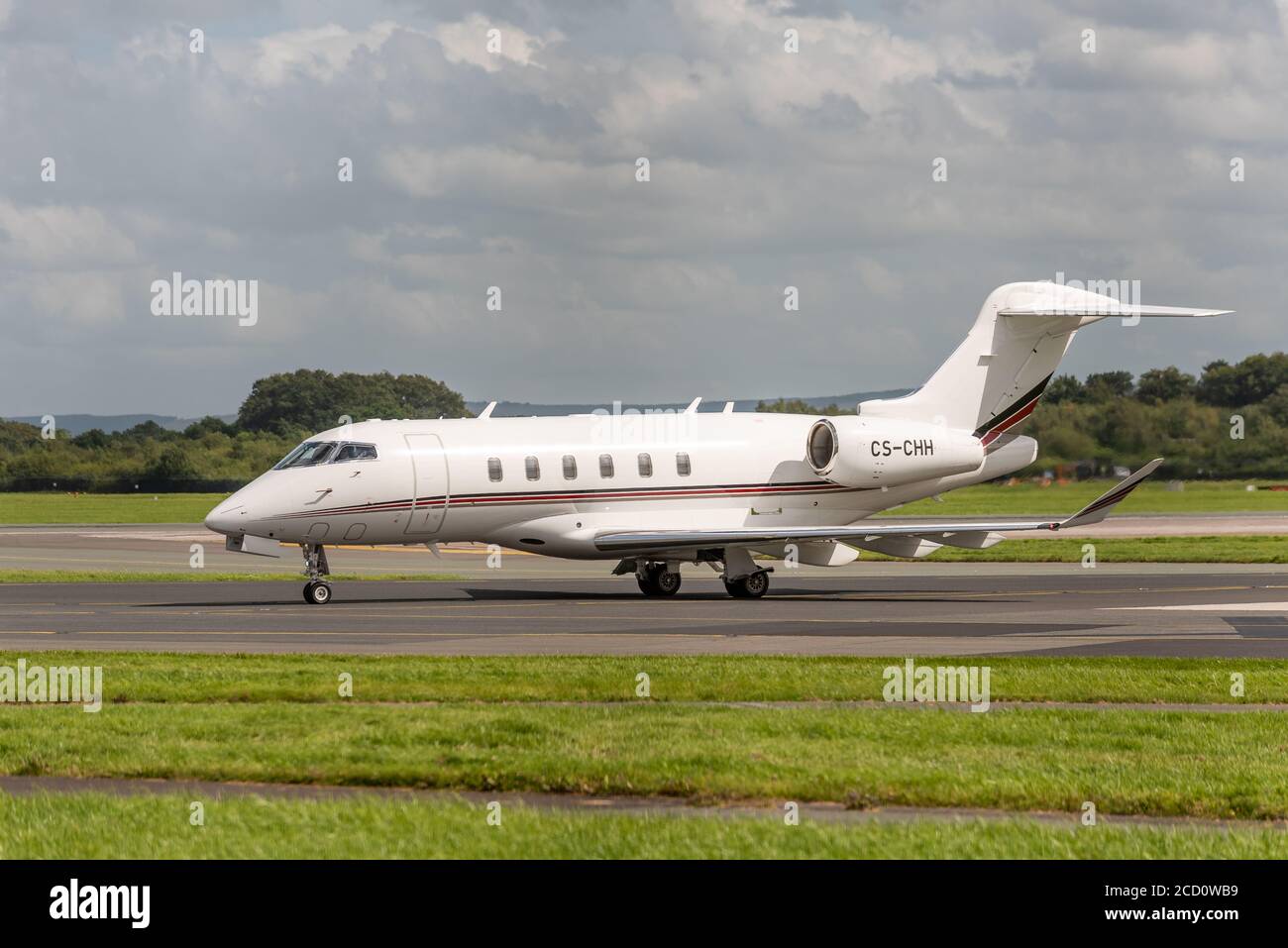 Bombardier challenger 350 hi-res stock photography and images - Alamy