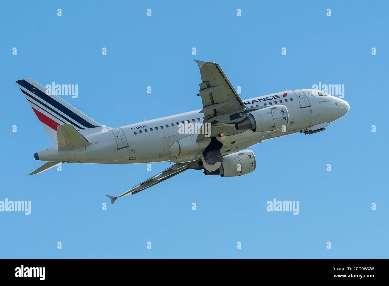 Airbus a318 engine hi-res stock photography and images - Alamy
