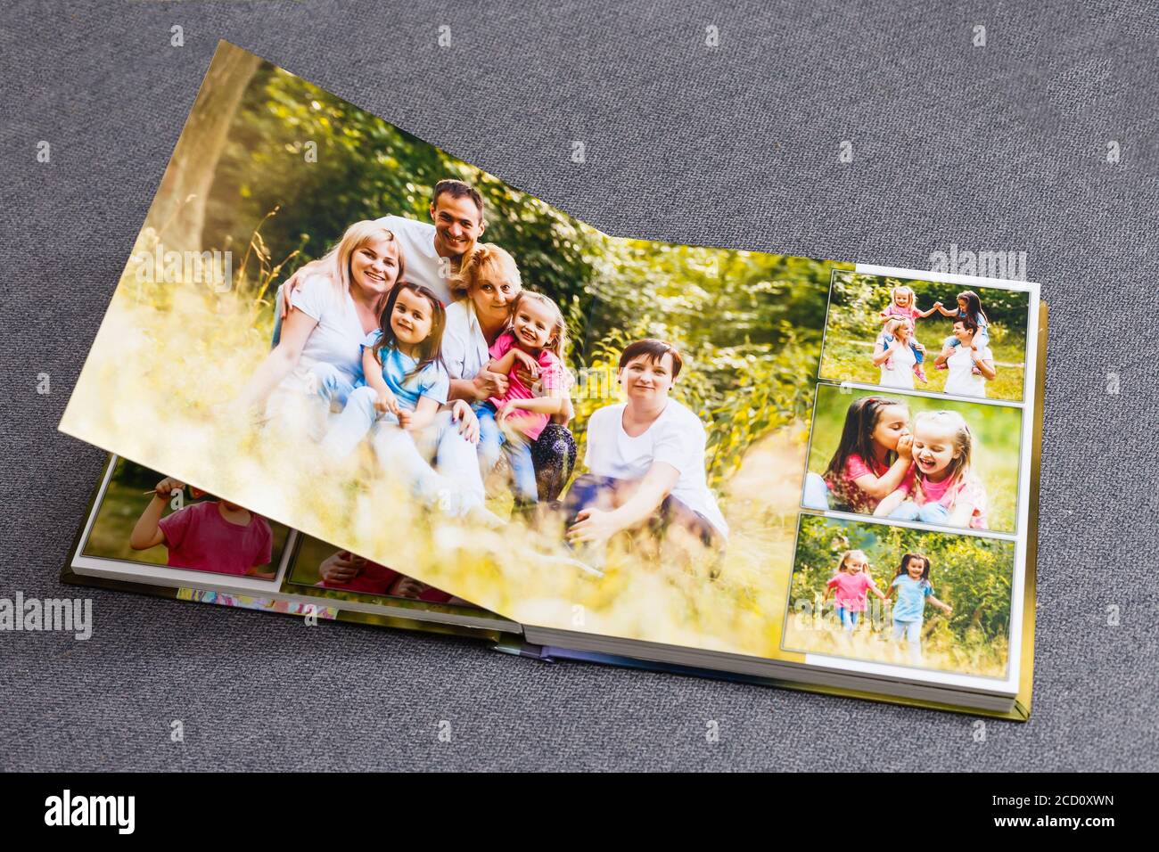 Black person family photo album hi-res stock photography and images - Alamy