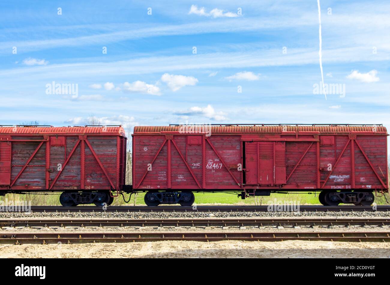 Red train carriage and green engine hi-res stock photography and images ...
