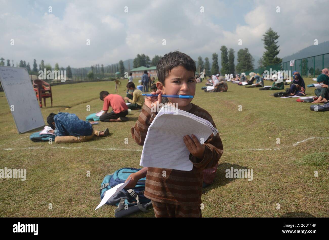 Students groups india hi-res stock photography and images - Alamy