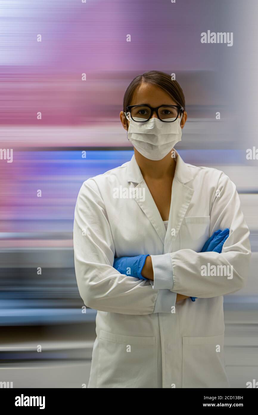 Woman doctor scientist laboratory room hi-res stock photography and ...