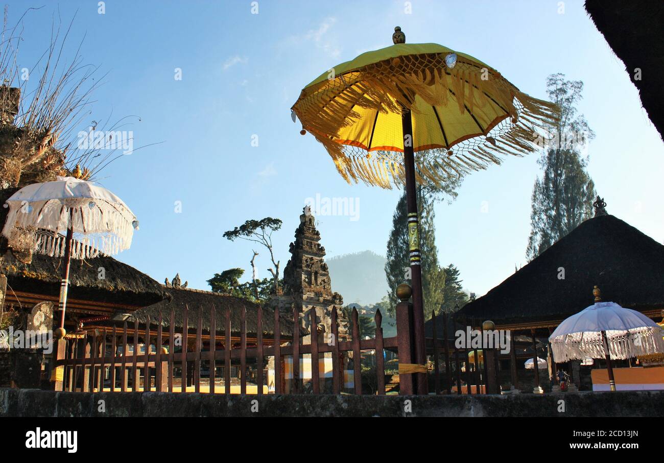 Traditional balinese umbrellas hi-res stock photography and images - Alamy