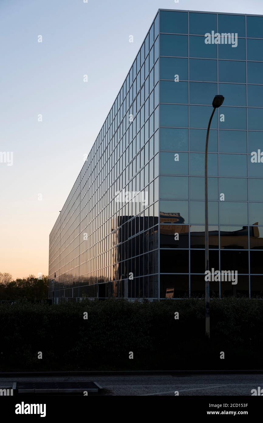 Milton Keynes Central train station Stock Photo - Alamy