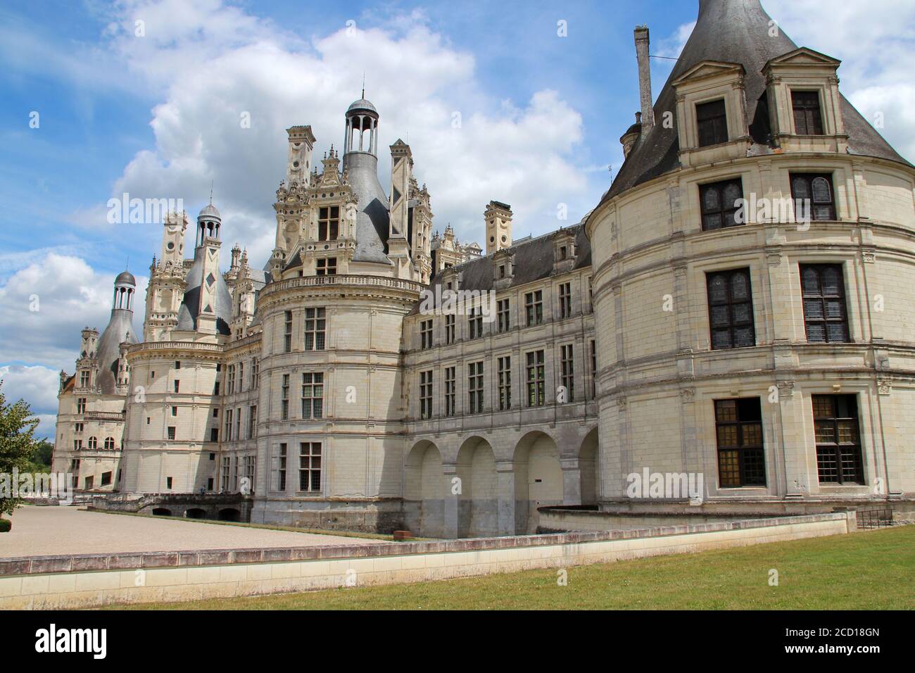renaissance castle in chambord (france Stock Photo - Alamy