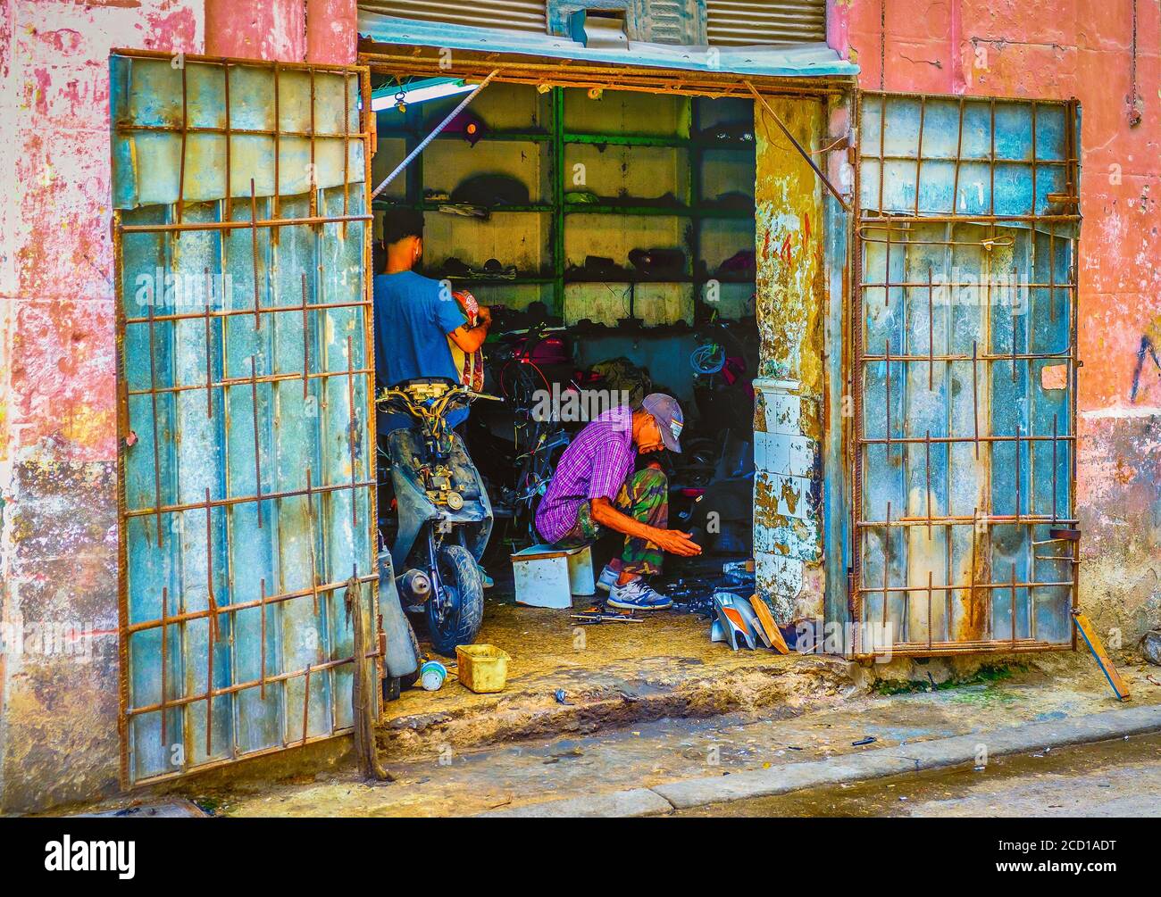 Old mechanics garage hi-res stock photography and images - Alamy