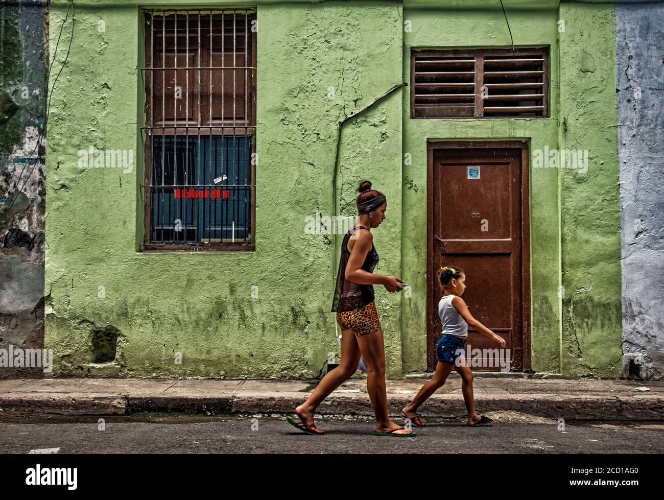 Cuba girls hi-res stock photography and images - Alamy