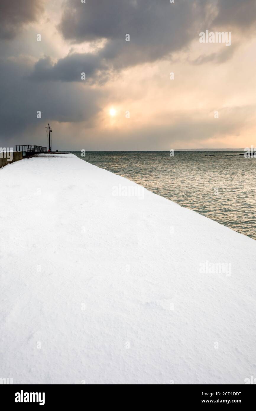 Snow pier hi-res stock photography and images - Alamy