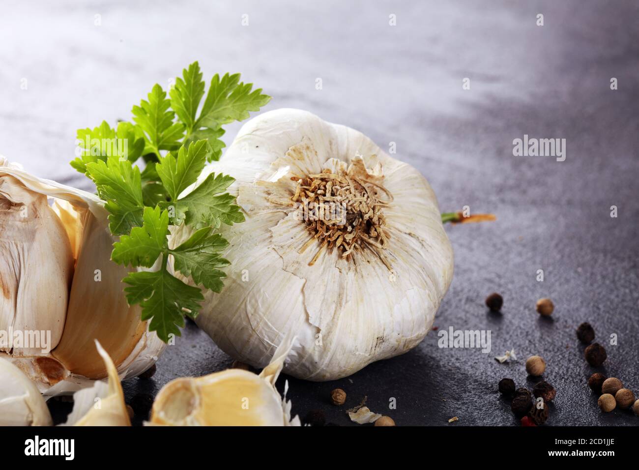 Garlic pieces hi-res stock photography and images - Alamy