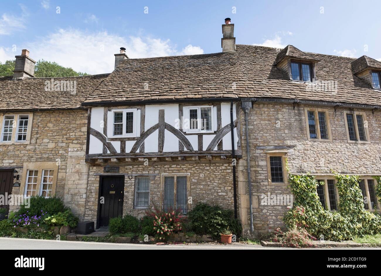 Old court house hi-res stock photography and images - Alamy