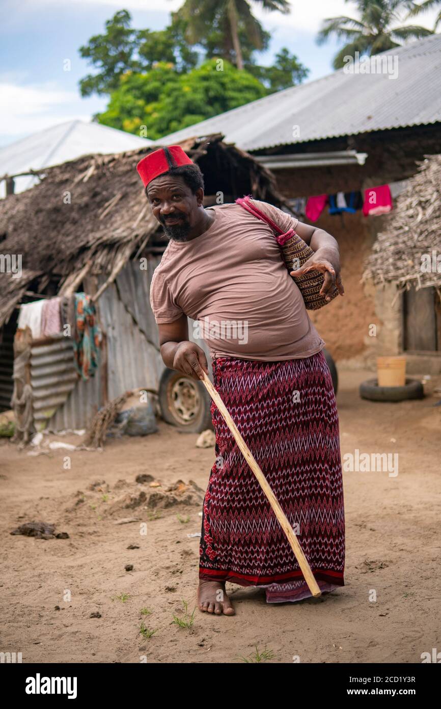 Thatch head hi-res stock photography and images - Alamy