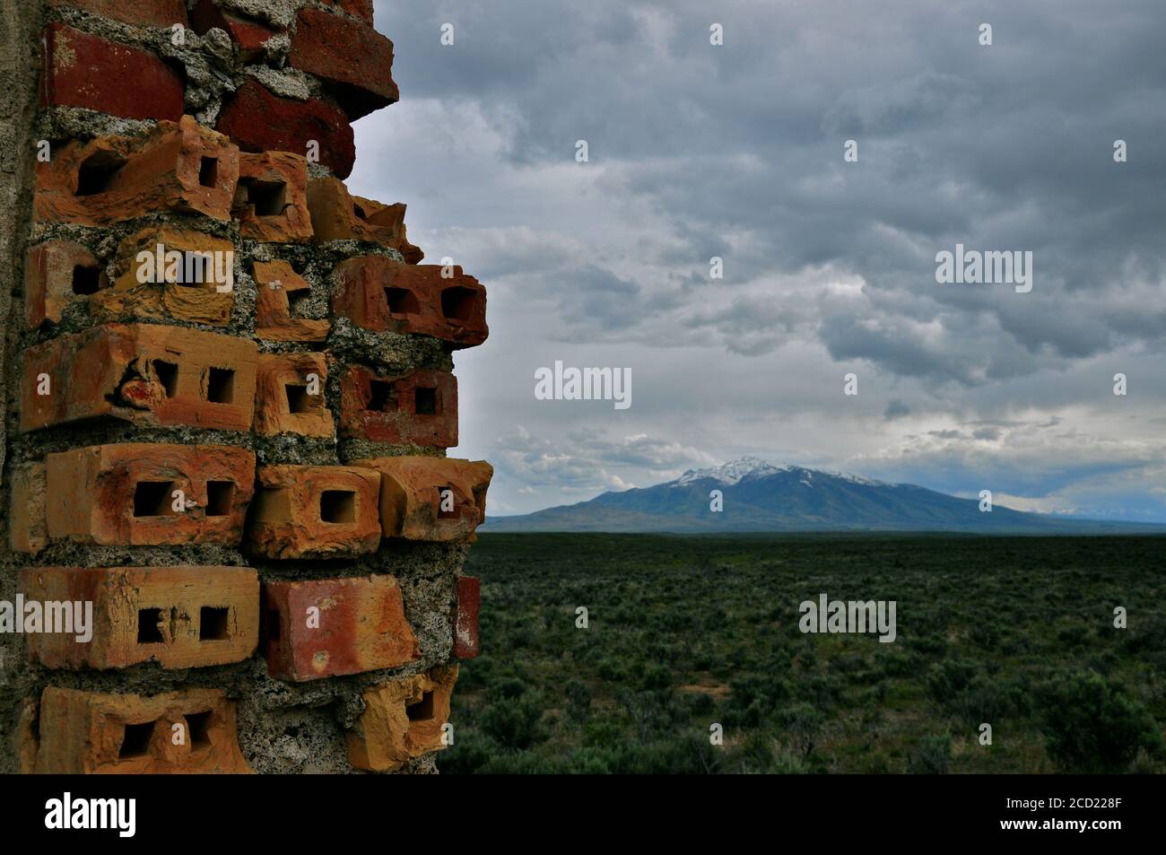 Semi ghost town hi-res stock photography and images - Alamy