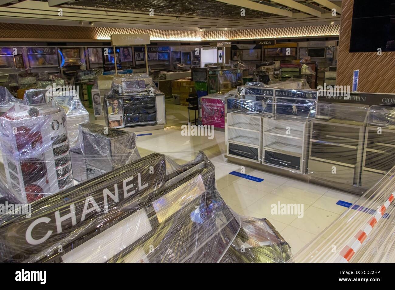 Cosmetic Shop High Resolution Stock Photography and Images - Alamy